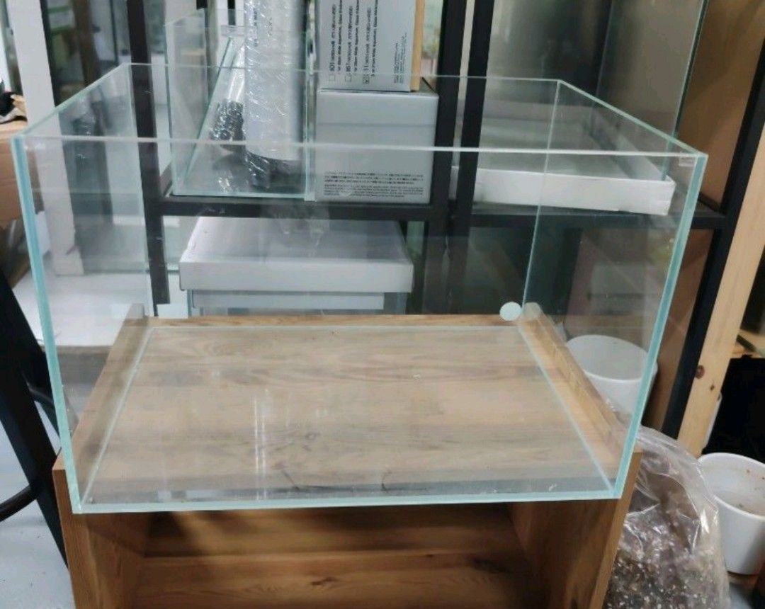 Fish tank Crystal clear Glass, Pet Supplies, Homes & Other Pet ...