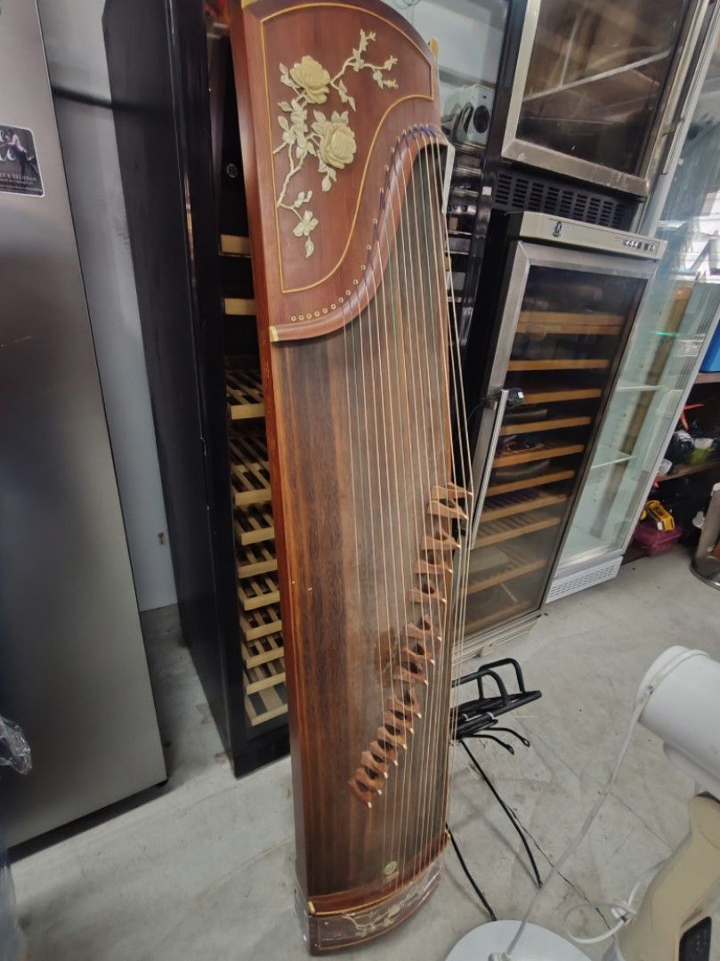 Gu zheng or Chinese zither, Hobbies & Toys, Music & Media, Musical ...