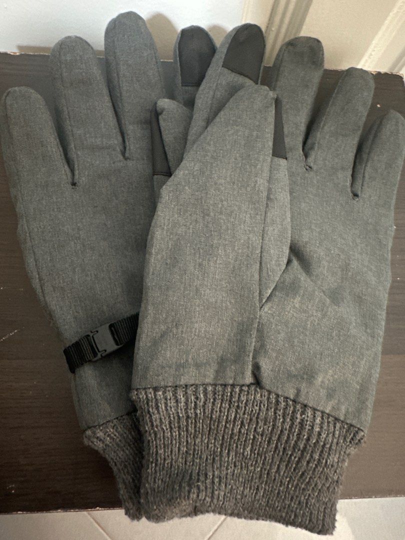 Heattech Gloves (Uniqlo), Men's Fashion, Watches & Accessories, Gloves ...