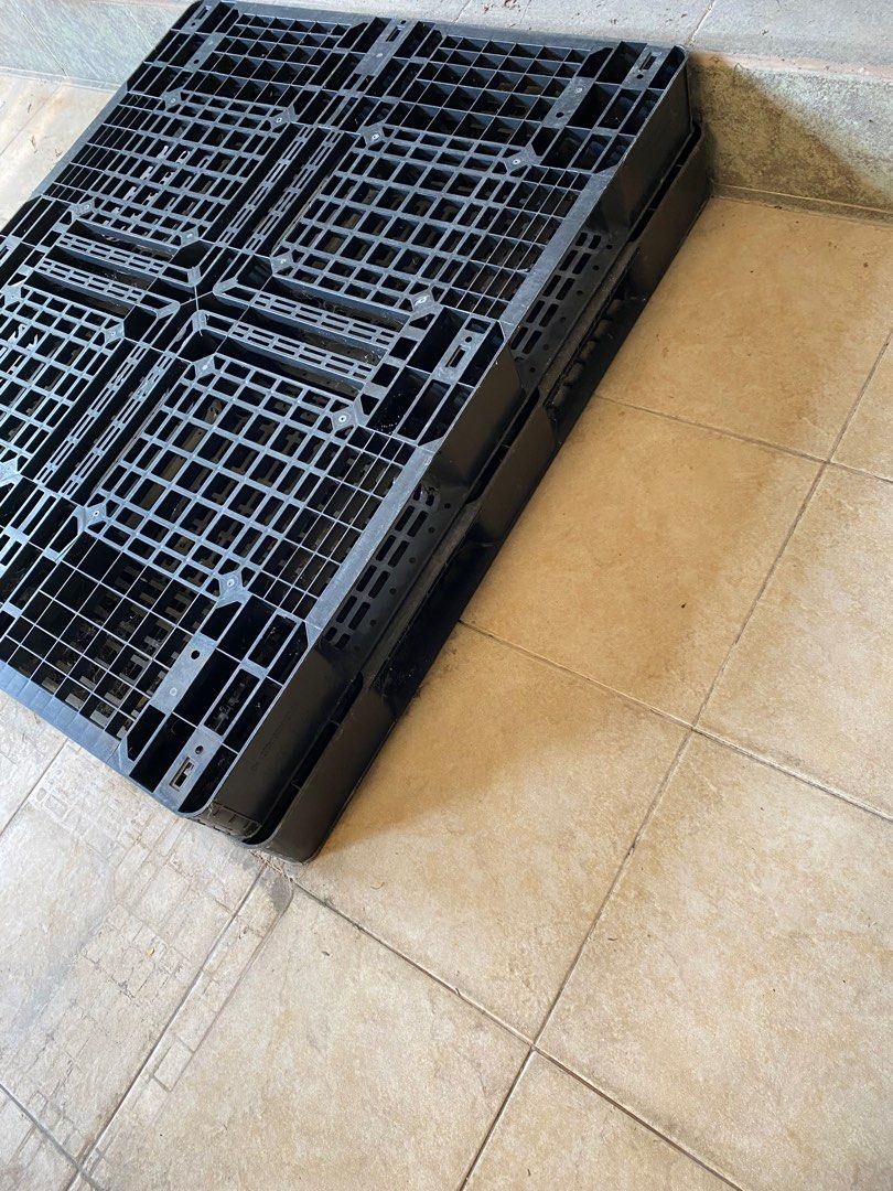 Heavy Duty Plastic Pallet/Paleta Black, Commercial & Industrial ...