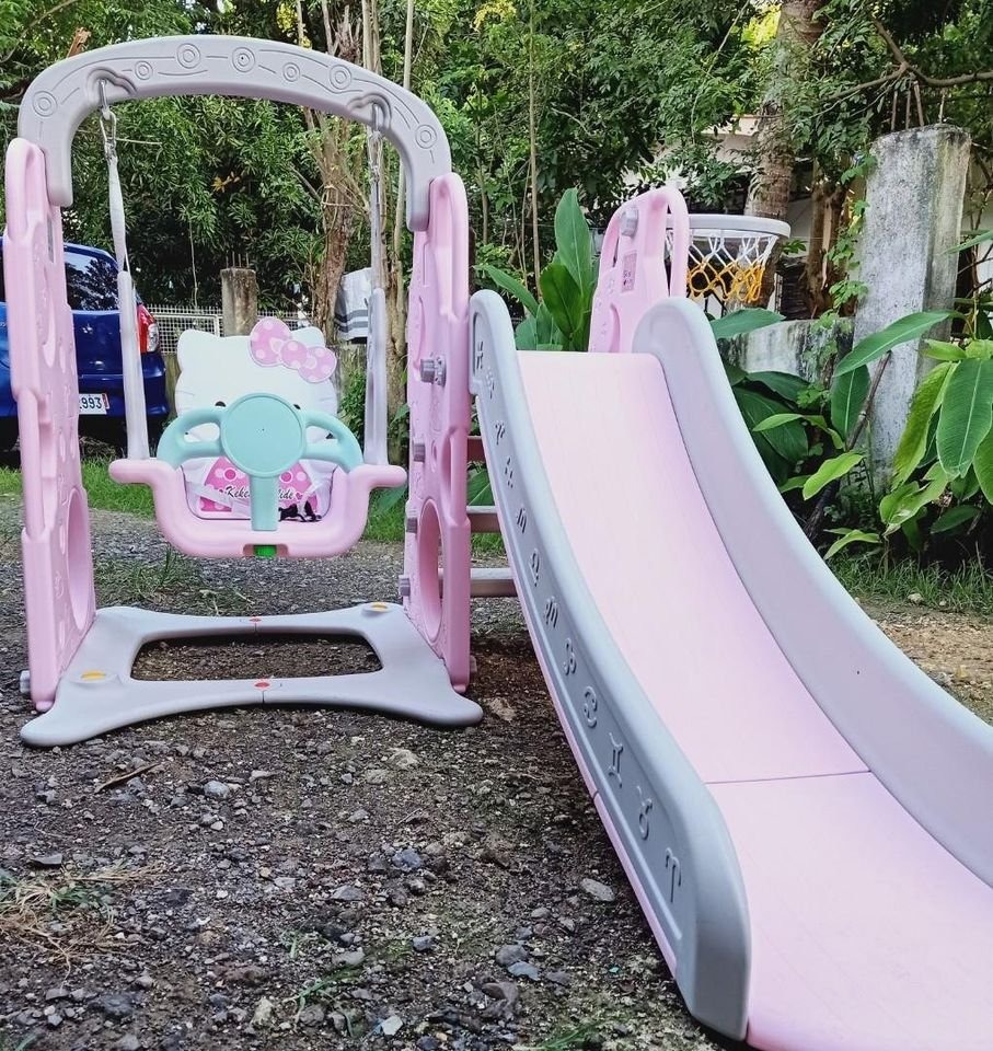 Hello Kitty 3-in-1 Slide with Swing and Basketball Hoop, Hobbies & Toys ...