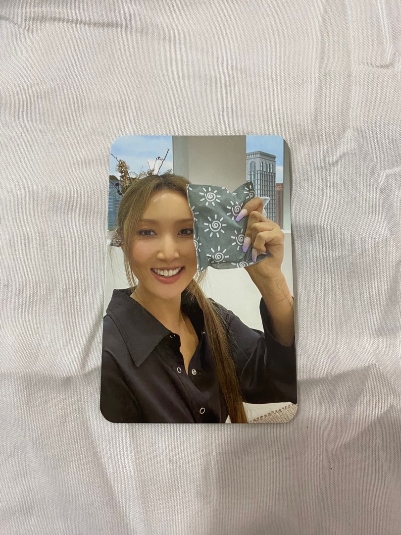 Hwasa Mamamoo Waw Photocard, Hobbies & Toys, Memorabilia & Collectibles ...