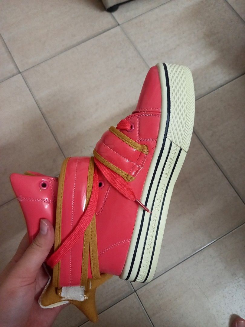 BRAND NEW Kasut cantik limited edition, Women's Fashion, Footwear ...