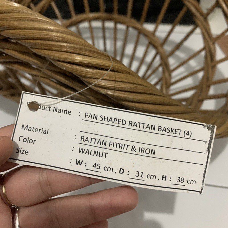 Keranjang rotan tebal fan rattan basket warna walnut, Antik, Furnitur ...