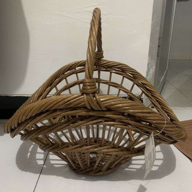 Keranjang rotan tebal fan rattan basket warna walnut, Antik, Furnitur ...