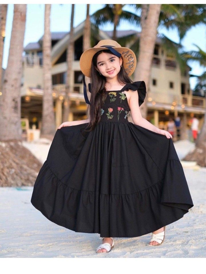 Laila and lyra, Babies & Kids, Babies & Kids Fashion on Carousell