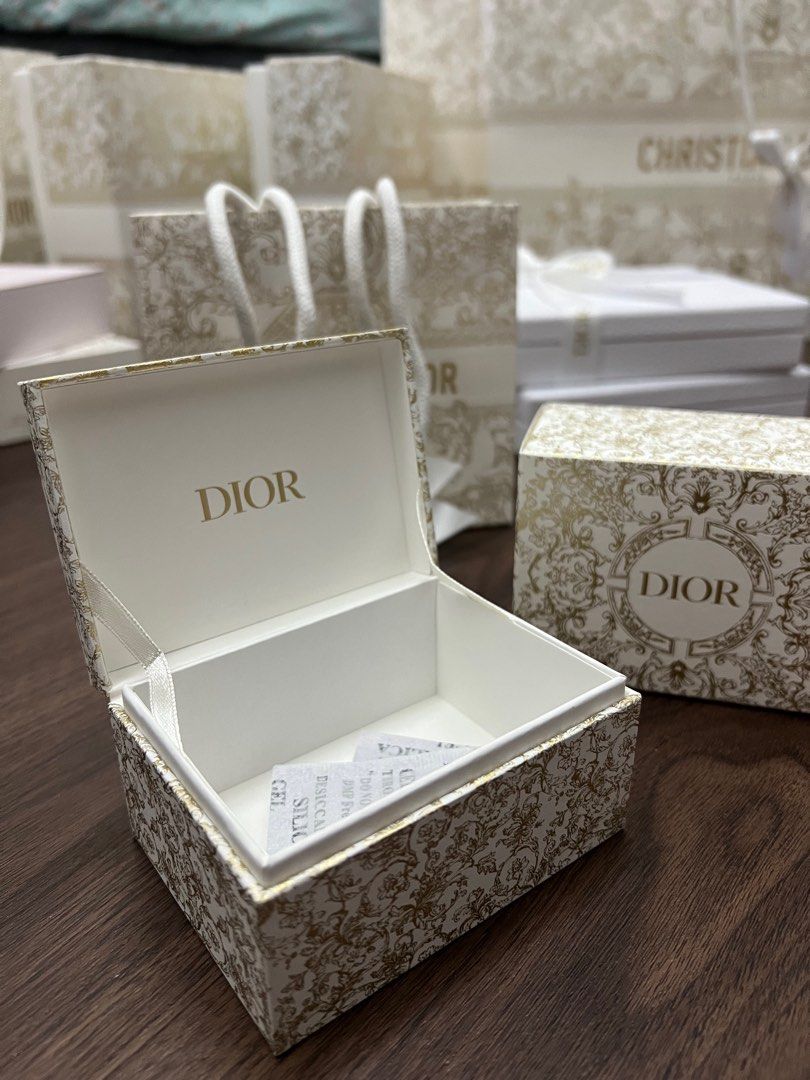 [LIMITED EDITION] Dior VIP Gift: Tiny Jewelry Box Christmas 2023 ...