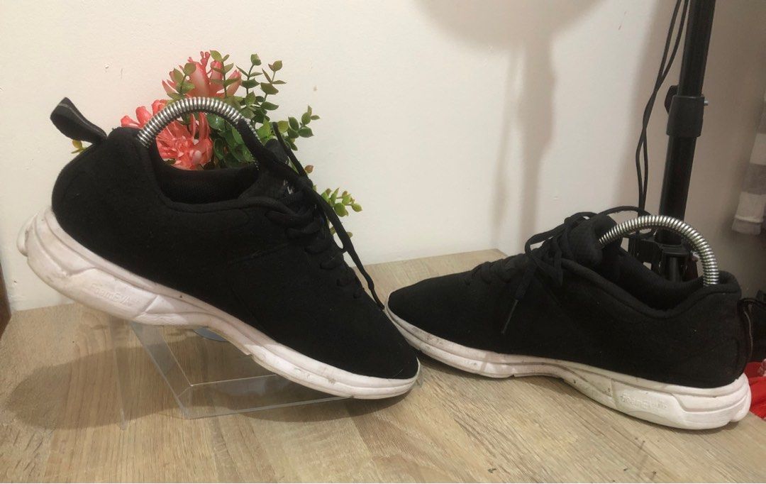 Lining Running keren, Fesyen Wanita, Sepatu di Carousell