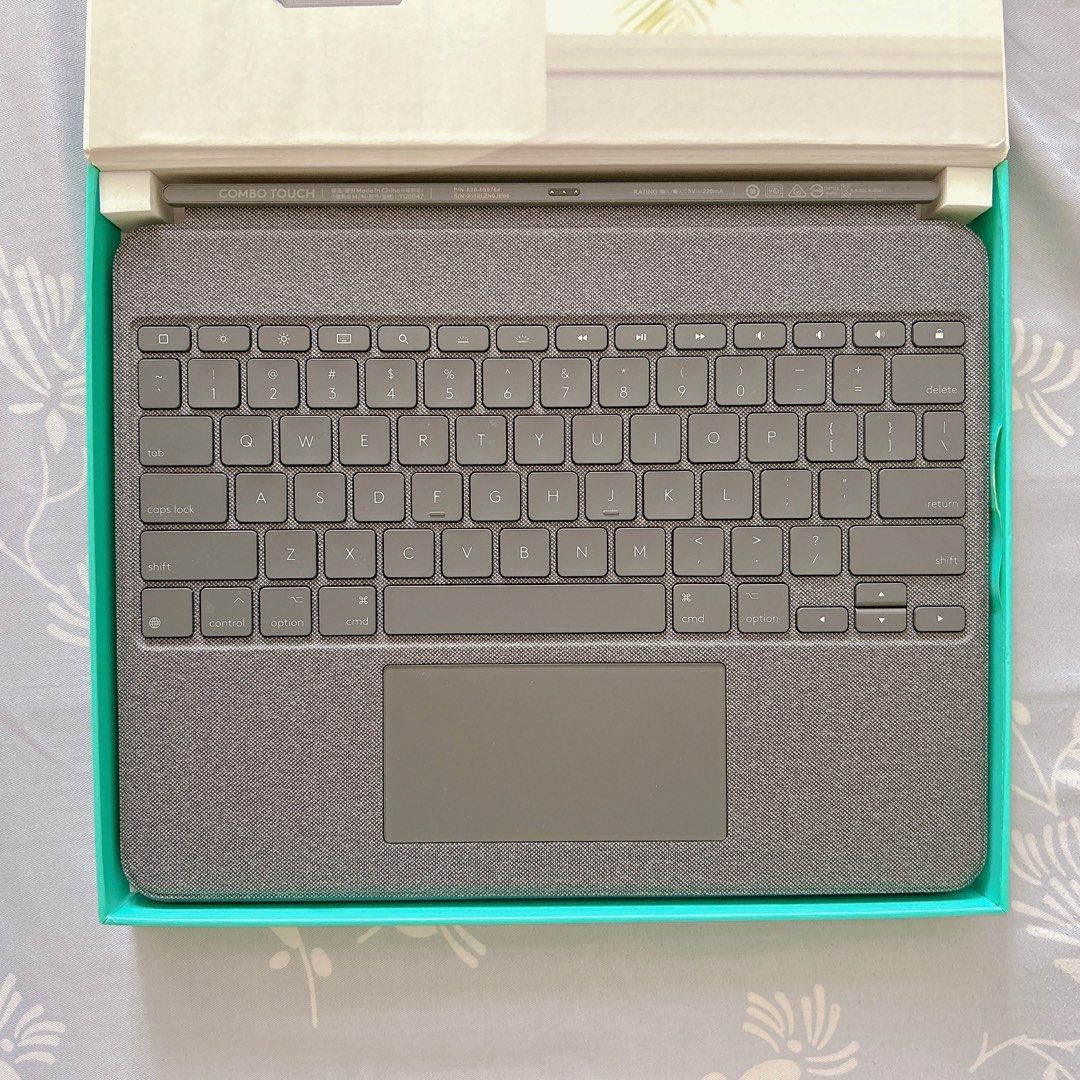 Logitech Combo Touch Keyboard Case iPad 12.9 5th Gen, Mobile Phones ...