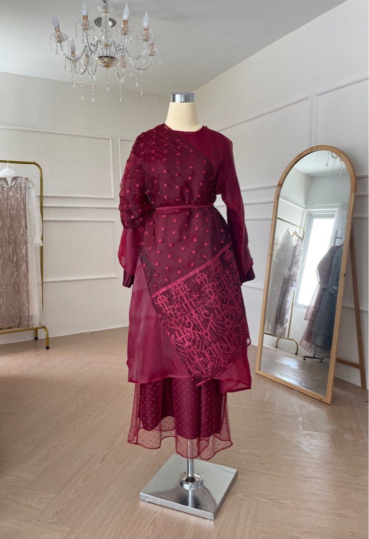 Lubena atelier dress kondangan, Fesyen Wanita, Muslim Fashion, Gaun di ...