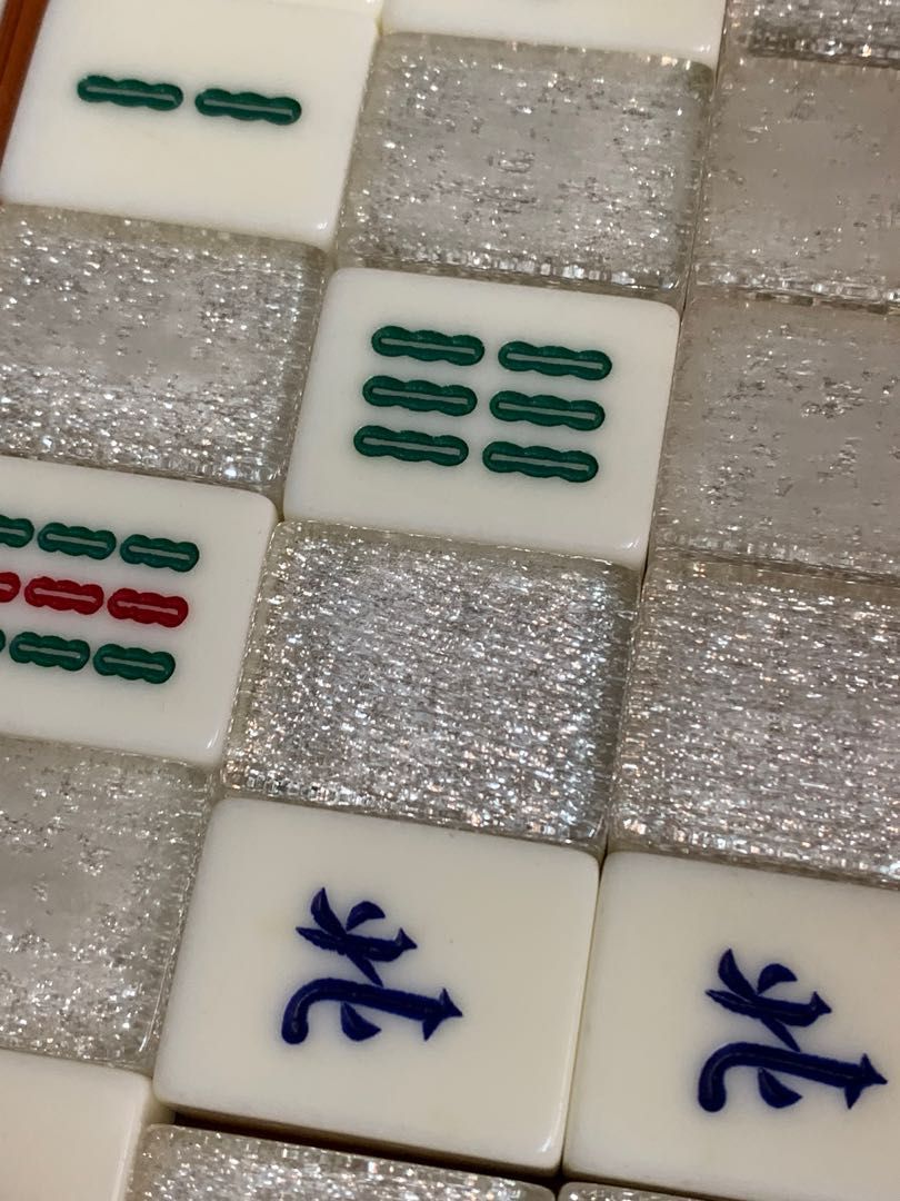 Mahjong Set with chips, Hobbies & Toys, Toys & Games on Carousell