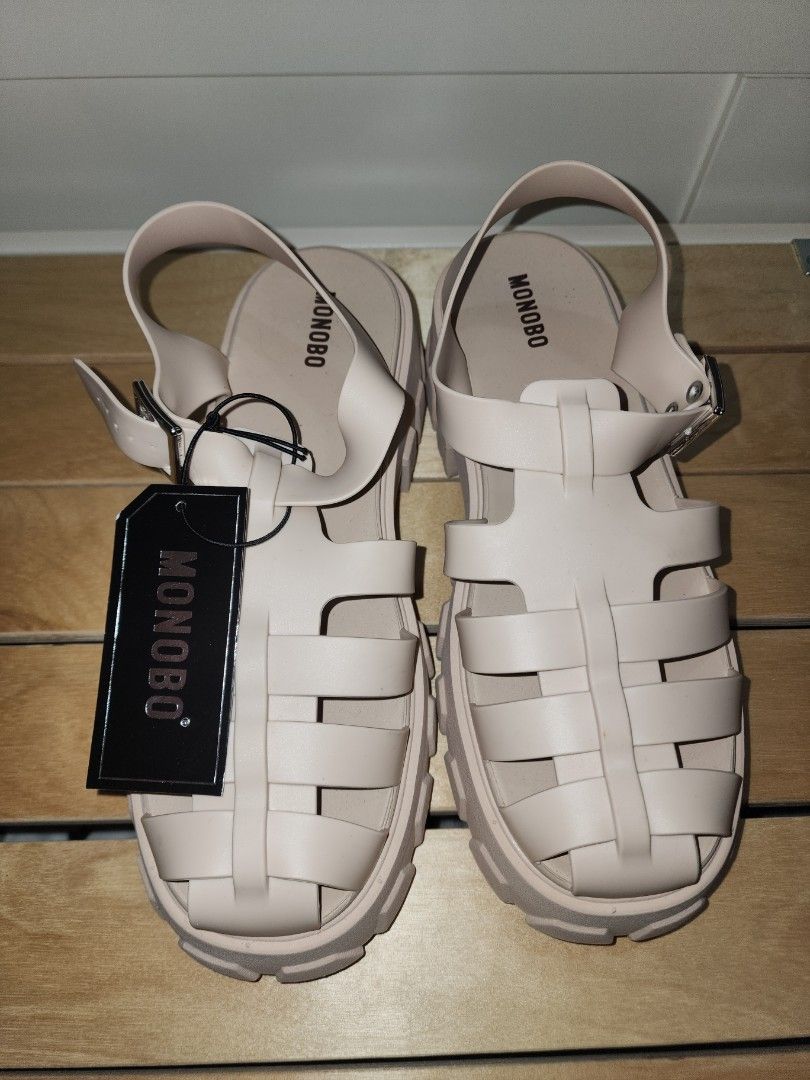 BNWT Monobo Sandals, Women's Fashion, Footwear, Sandals on Carousell