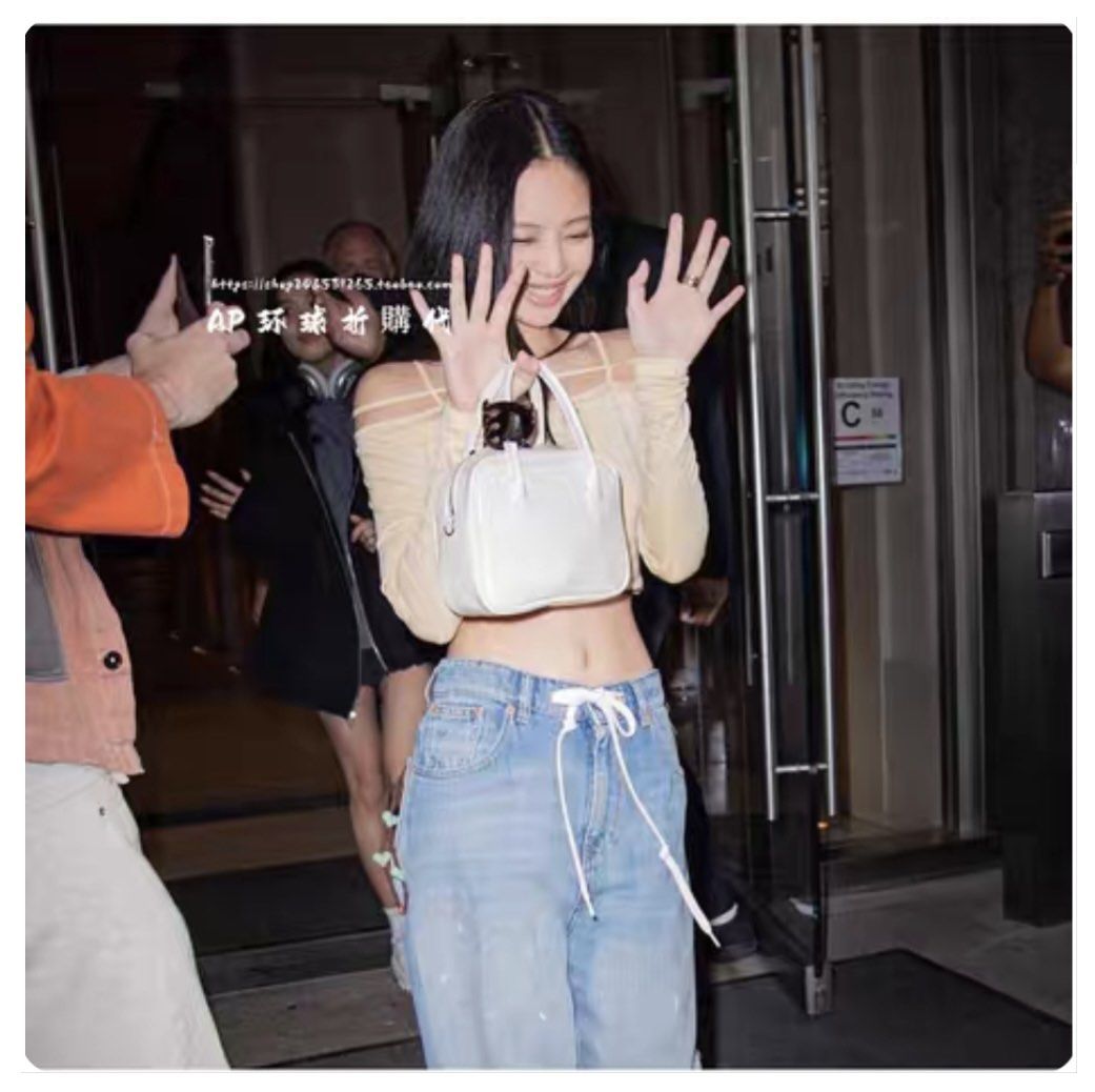 NIEEH Square Bag Mini Black (BLACKPINK JENNIE's pick), Women's Fashion ...