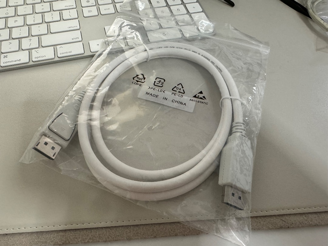 OEM DisplayPort Cable - White, Computers & Tech, Parts & Accessories ...