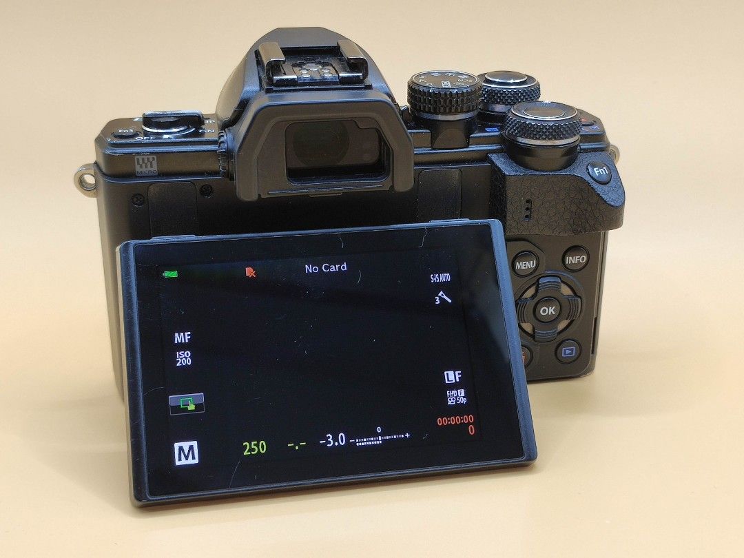 Olympus E-M10 Mark II Mirrorless MFT Camera body (EM10 M2), Photography ...