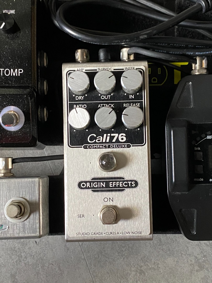 Origin Effects Cali76 Compact Deluxe, Hobbies & Toys, Music & Media ...