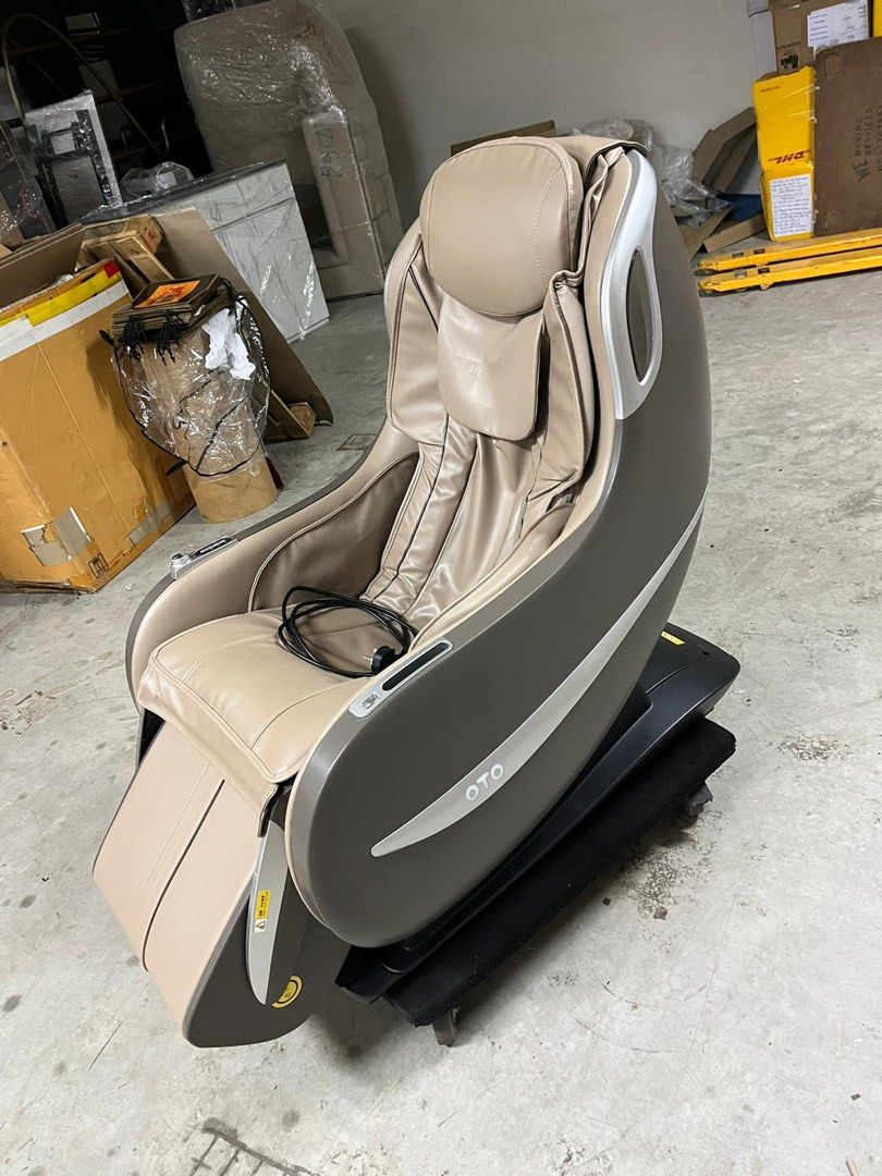 OTO Rockie RK11 Massage Chair, Health & Nutrition, Massage Devices on ...