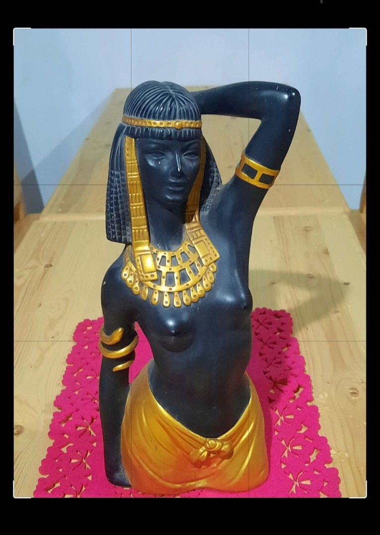 Patung Cleopatra, Desain & Kerajinan Tangan, Karya Seni di Carousell