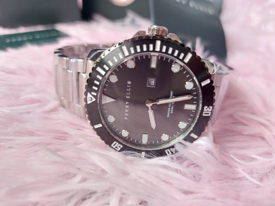 Perry Ellis deep diver watch, Men's Fashion, Watches & Accessories ...