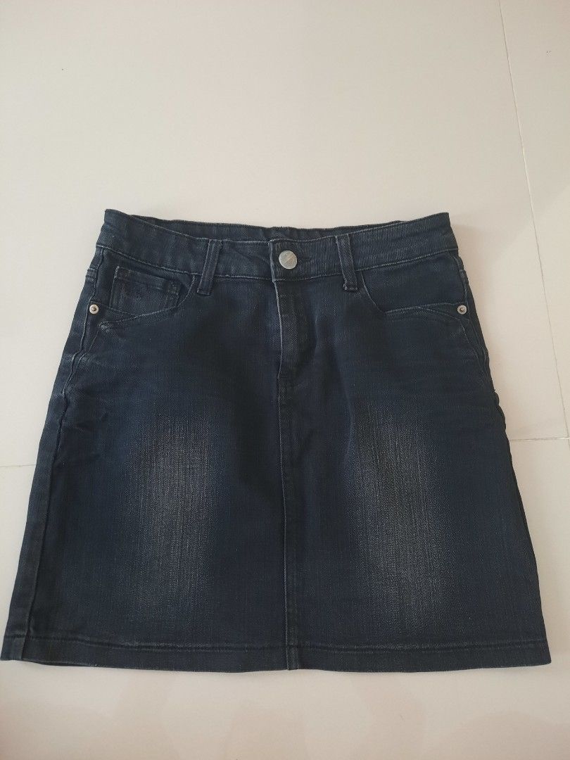 Rok jeans hitam 2026., Fesyen Wanita, Pakaian Wanita, Gaun & Rok di ...