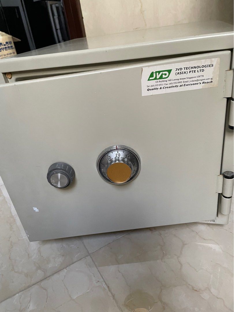 Safe Box, Furniture & Home Living, Security & Locks, Safe on Carousell