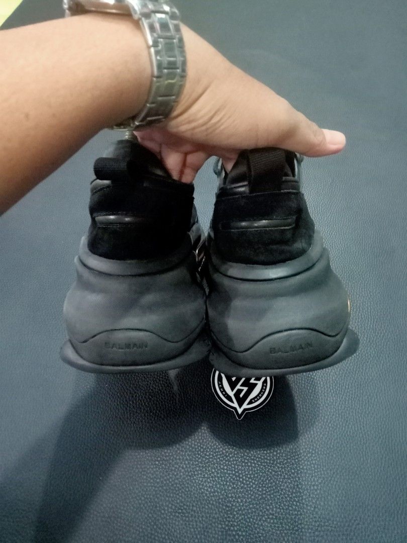 Sepatu Balmain Paris, Fesyen Pria, Sepatu , Sneakers di Carousell