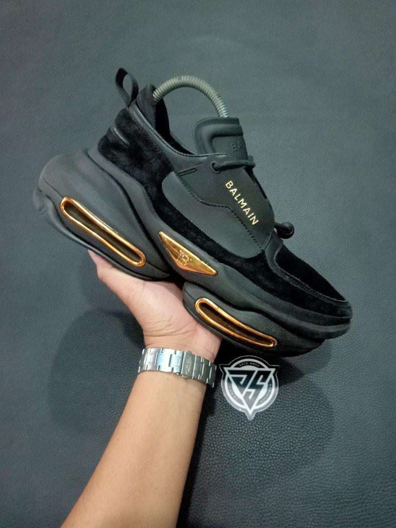Sepatu Balmain Paris, Fesyen Pria, Sepatu , Sneakers di Carousell