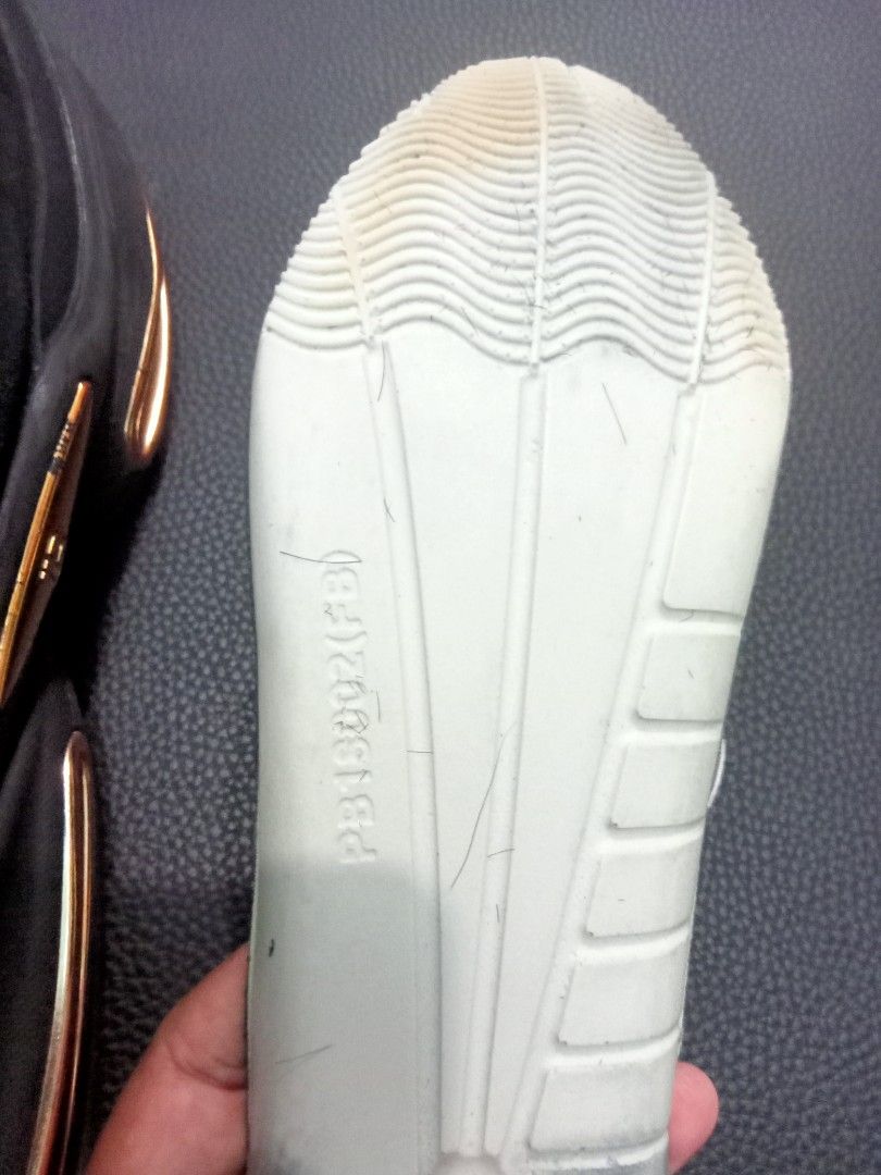 Sepatu Balmain Paris, Fesyen Pria, Sepatu , Sneakers di Carousell