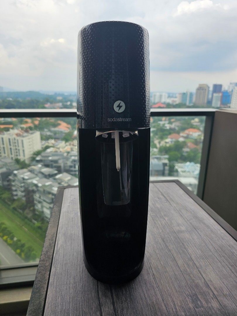 Sodastream one-touch dispenser with original bottle and CO2 cylinder ...