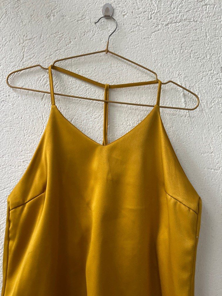 Spaghetti halter top, Women's Fashion, Tops, Sleeveless on Carousell