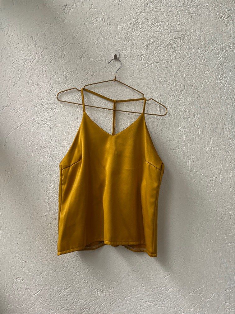 Spaghetti halter top, Women's Fashion, Tops, Sleeveless on Carousell