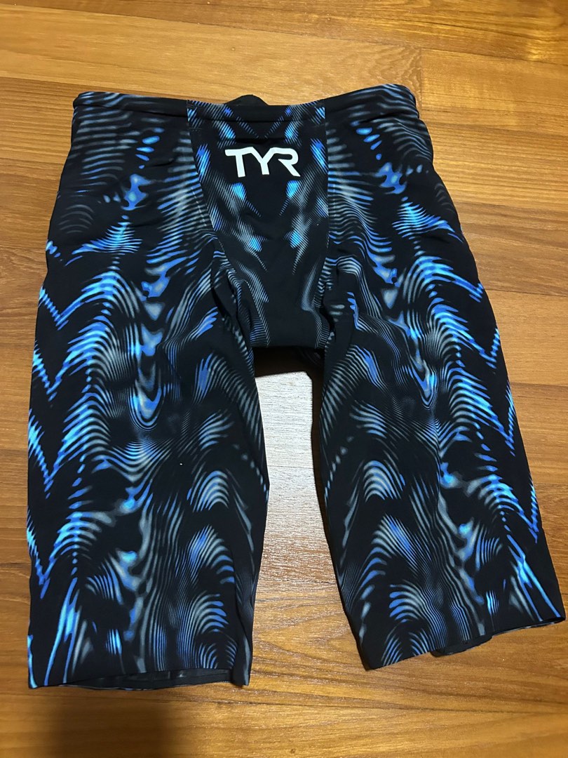 TYR competition fina trunks, Men's Fashion, Activewear on Carousell