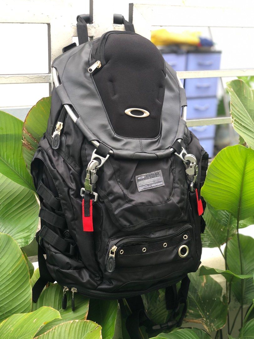Vintage Rare Oakley Software Backpack 2000s Factory Pilot Tactical, Men's Fashion, Bags ...