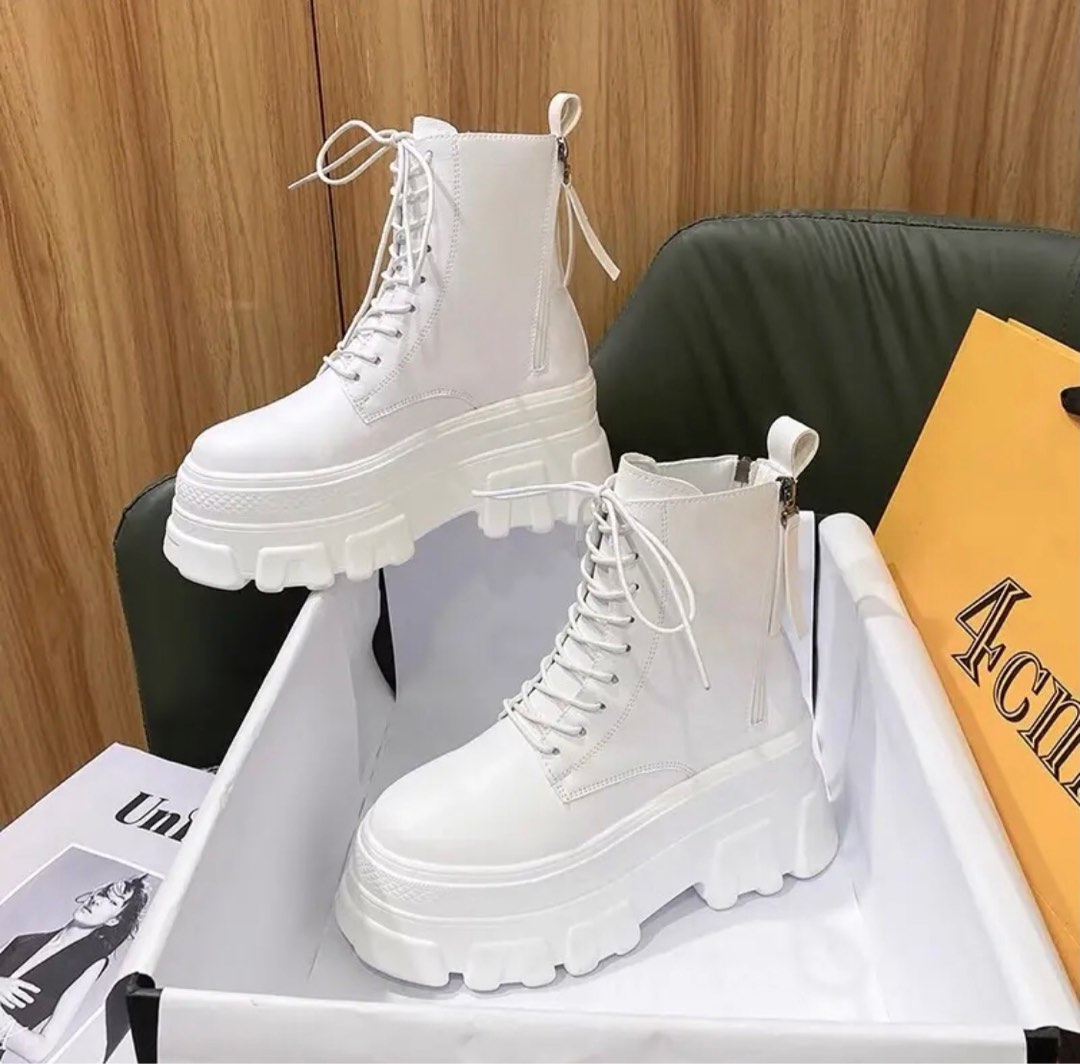 White platform boots, Women's Fashion, Footwear, Boots on Carousell