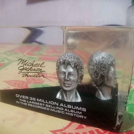 1984 MICHAEL JACKSON PAPERWEIGHT, Hobbies & Toys, Music & Media, Music ...