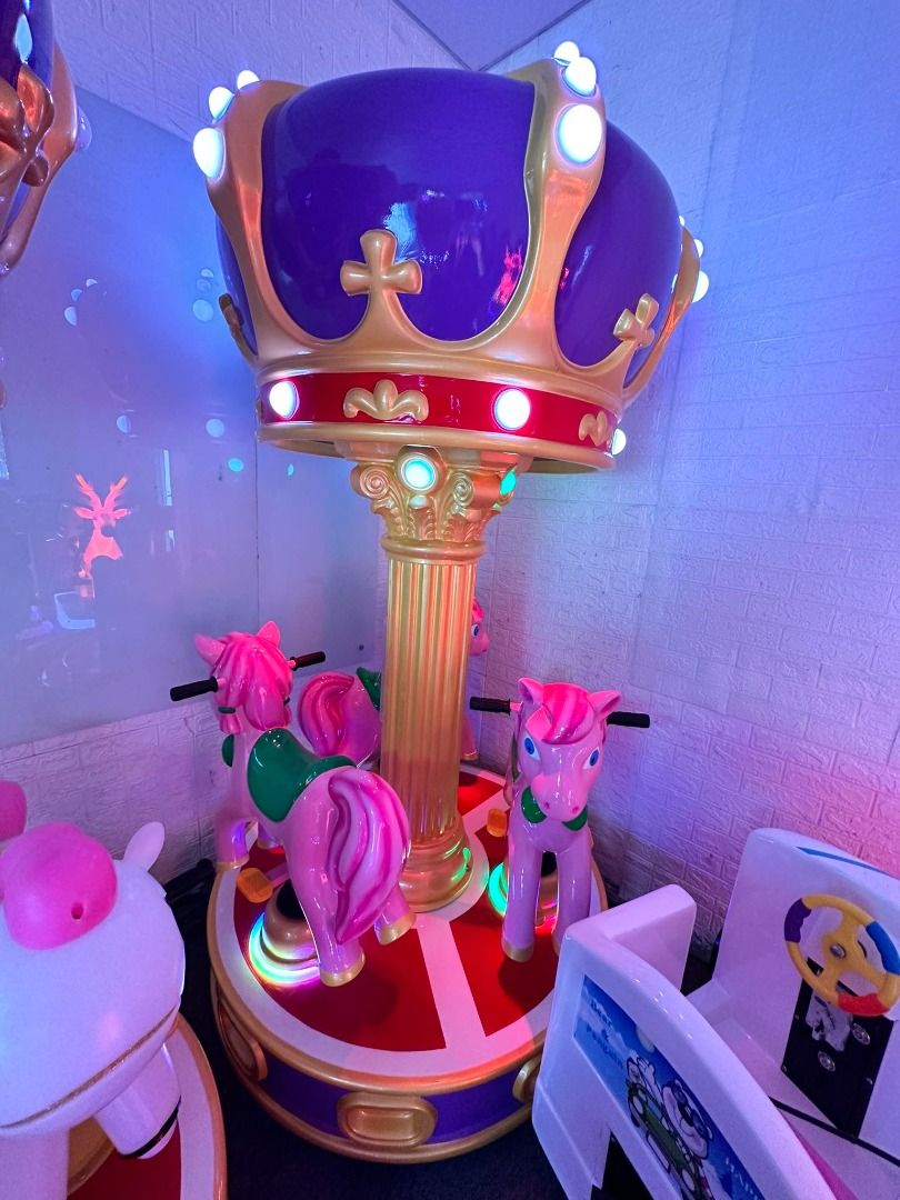 3 Players Coin operated kiddie rides Portable Carousel Small Fairground ...