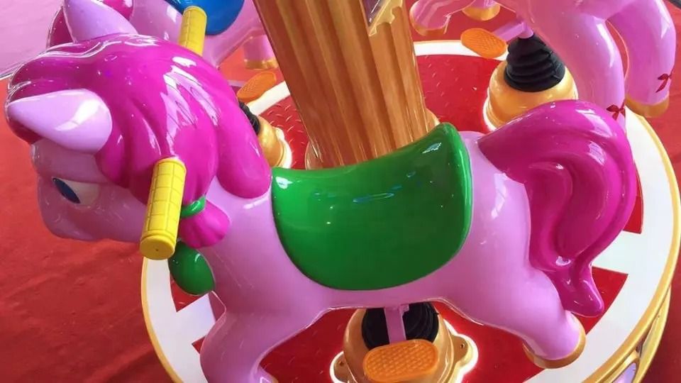 3 Players Coin operated kiddie rides Portable Carousel Small Fairground ...