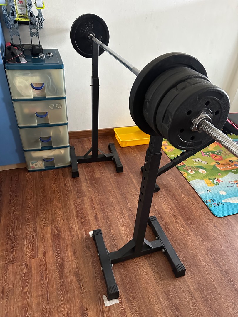 A set of weight rack and bar (without weights), Sports Equipment ...