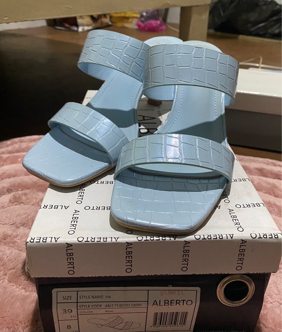 ALBERTO BLUE HEELS, Women's Fashion, Footwear, Flats & Sandals on Carousell