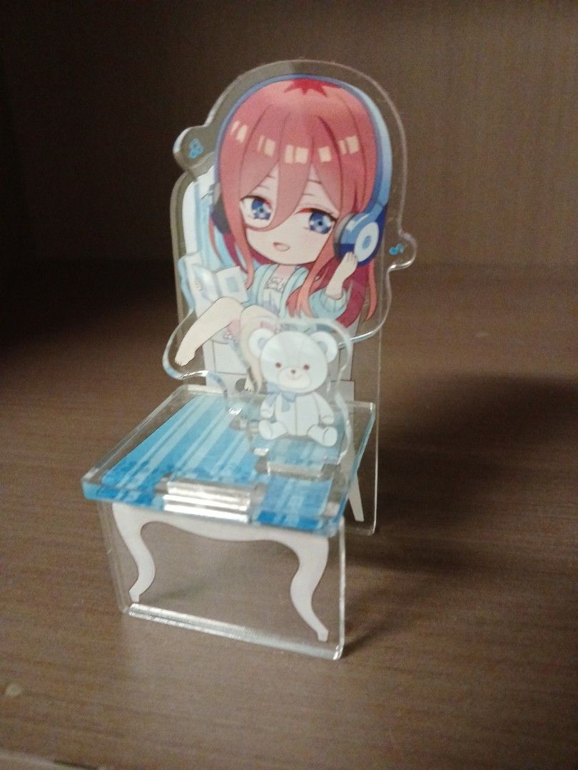 Anime figures (miku nakano, sumi sakurasawa, Denji CSM, Roxy migurdia ...