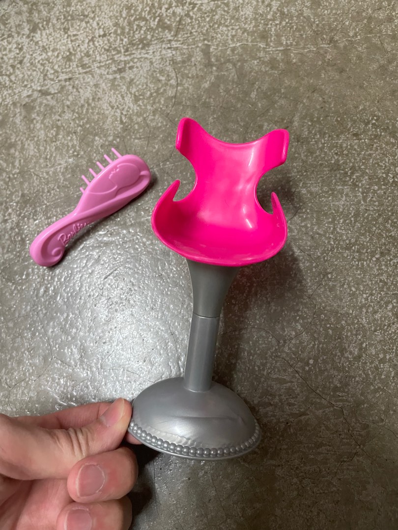 barbie saloon chair, Hobbies & Toys, Toys & Games on Carousell
