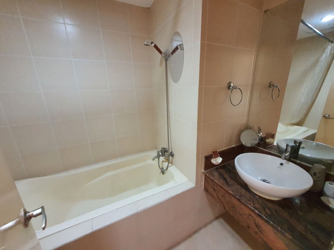 Bellagio Tower 2 Bedroom BR 3TB Megaworld Condo Golf course view ...