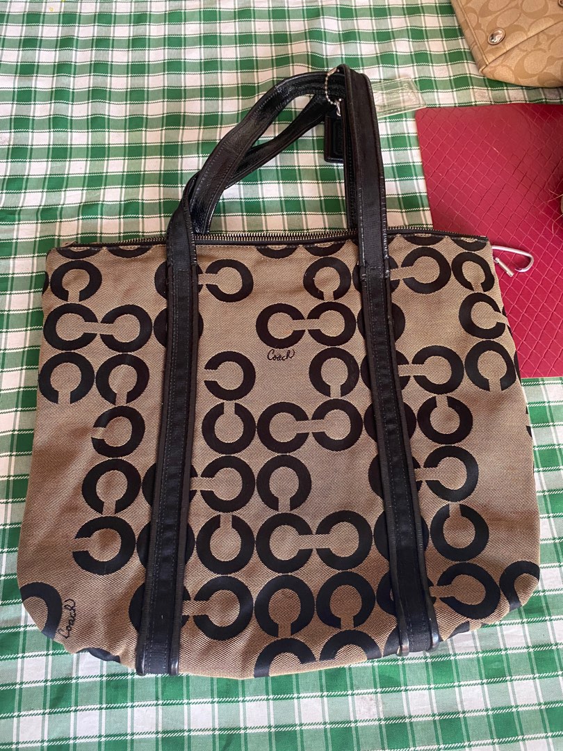 Coach bag, Women's Fashion, Bags & Wallets, Shoulder Bags on Carousell