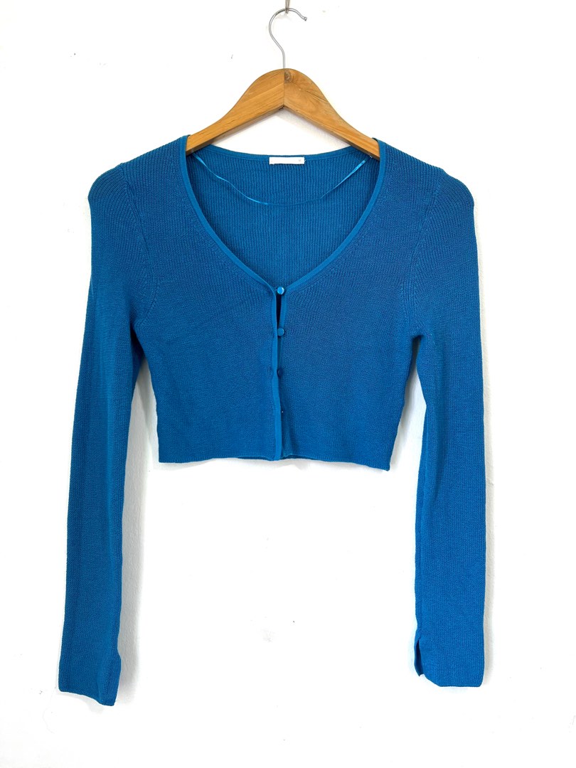 GU by UNIQLO knitted crop longlseeve, Women's Fashion, Tops, Blouses on ...