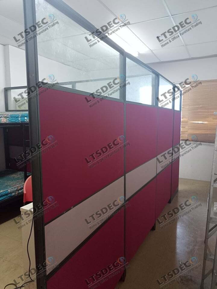 HIGH PANEL W/ FABRIC AND GLASS OFFICE PARTITION, Furniture & Home ...