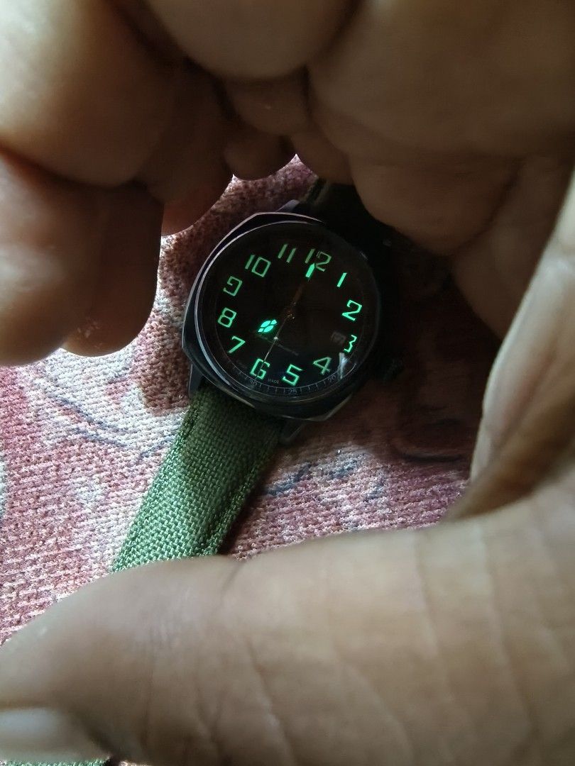 hunting world hw 921 swiss, Luxury, Watches on Carousell