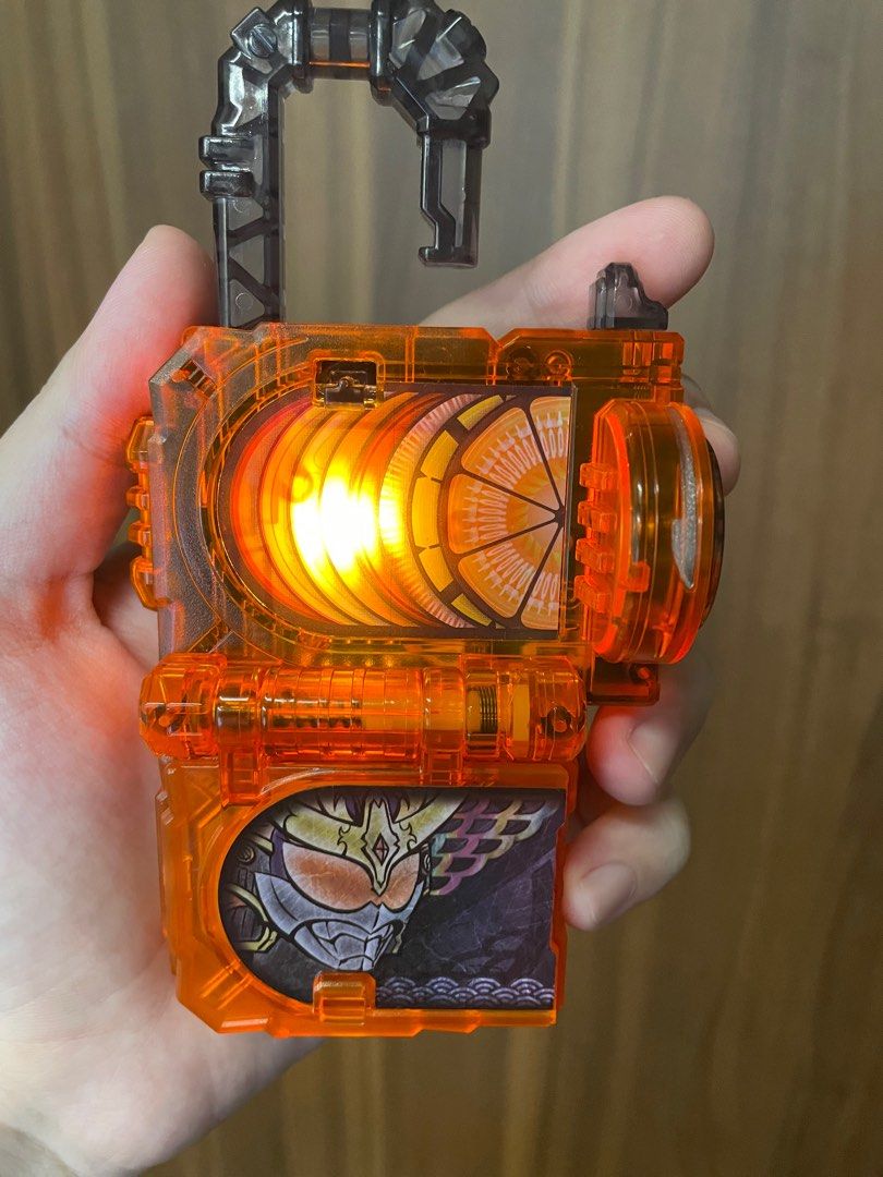 Kamen Rider Gaim DX Kachidoki and Kiwami Lockseed set, Hobbies & Toys ...