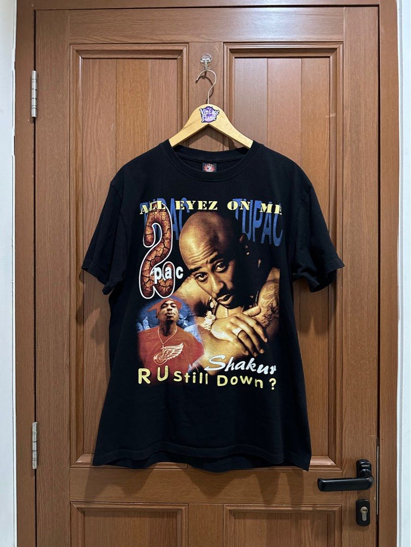 Kaos Tupac All Eyez On Me, Fesyen Pria, Pakaian , Atasan di Carousell