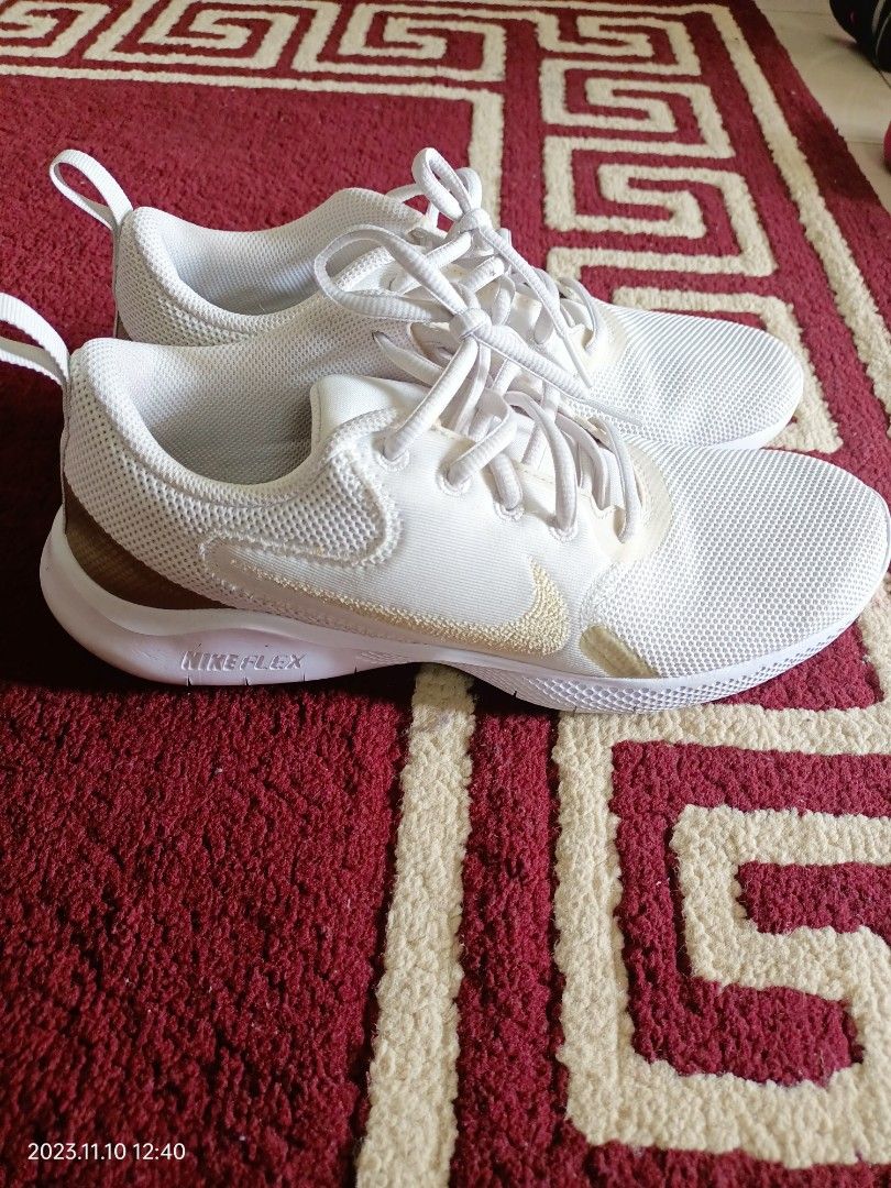 kasut Nike flex, Women's Fashion, Footwear, Sneakers on Carousell