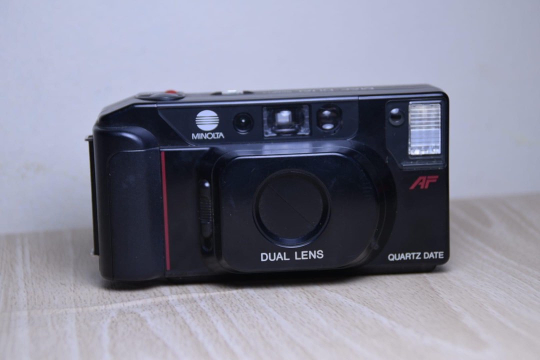 Minolta Mac-Dual Quartz Date Film Camera, Photography, Cameras on Carousell